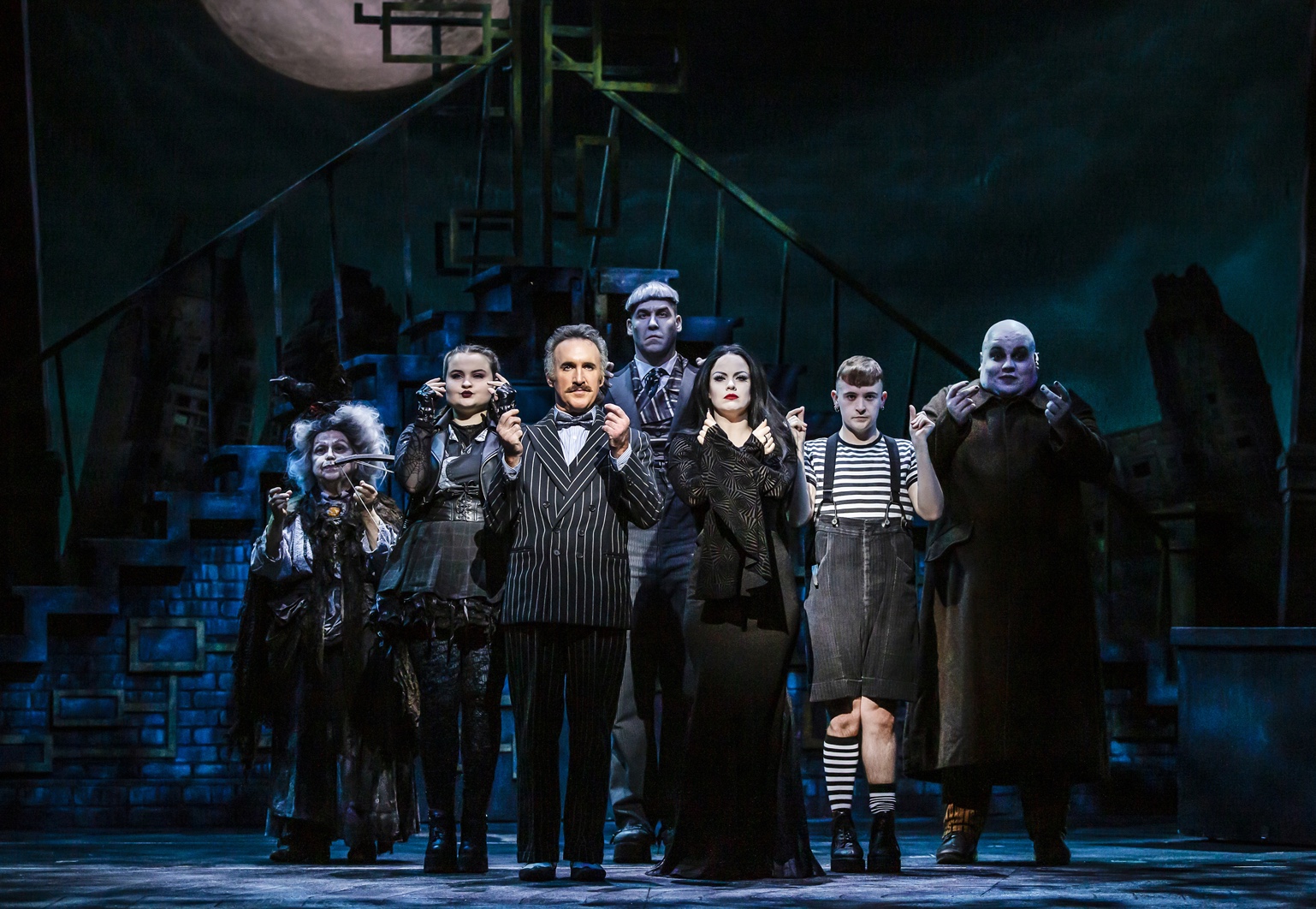 5 Reasons To See ‘The Addams Family’ UK Tour – The Stagey Couple